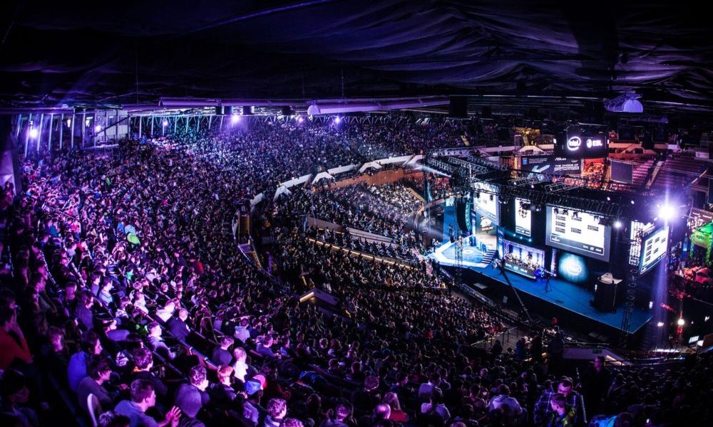 12 Best Esports Games to Go Pro In, Ranked by Prize Pools & Money ...