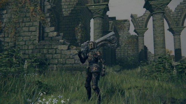 How & Where to Get Ruins Greatsword in Elden Ring: Location & Stats ...