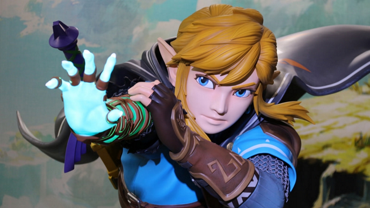 This Life-Size Tears of the Kingdom Link Statue Is Everything We Ever ...