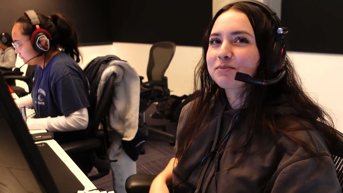 Top 10 Best Pro Female Valorant Players - Twinfinite